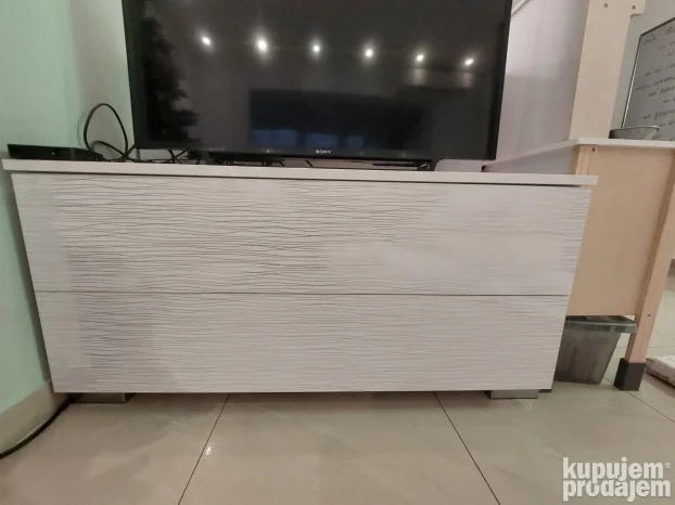 Tv komoda s 2 viseca elementa - KupujemProdajem