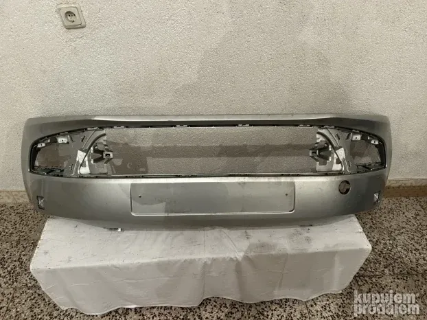 VW Polo 6R 2009- prednji branik 6R0807221 - KupujemProdajem