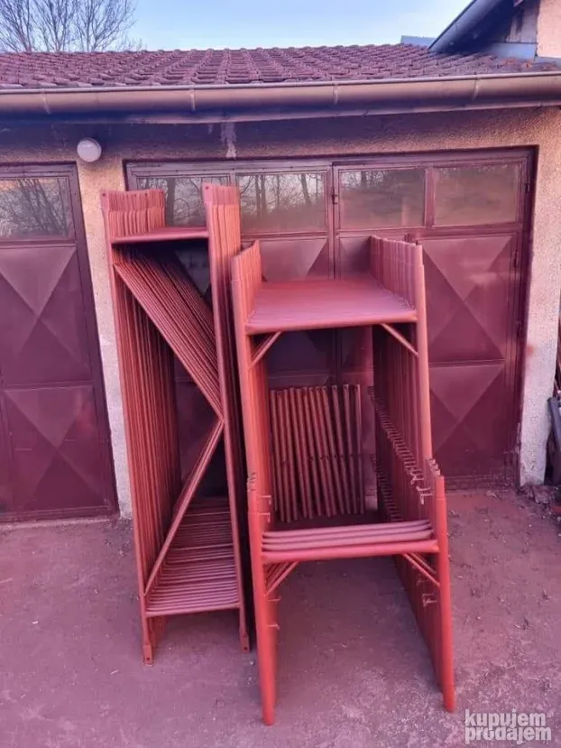 Rasprodaja magacina Zabice za skelu 1eur/kom,stope 2eur/kom ...