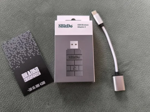 8BitDo V2 Adapter Bluetooth Nintendo Switch PC - Crni - KupujemProdajem