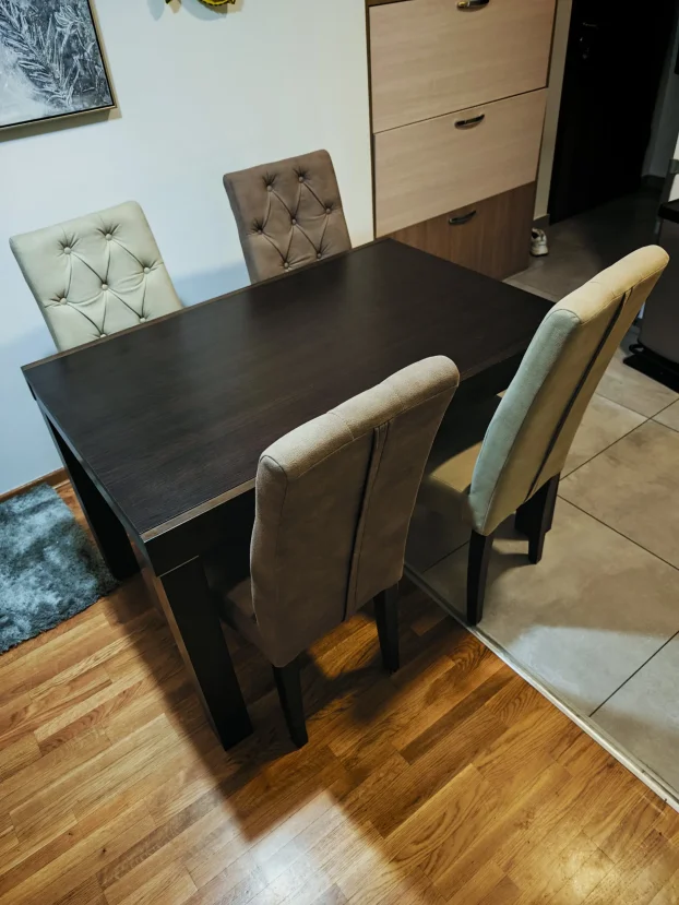 Simpo trpezarijski sto i stolice - KupujemProdajem