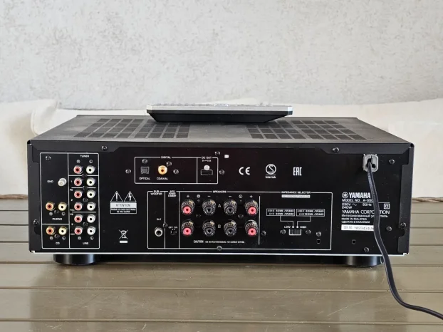Yamaha A-S501 ToP-ART (DAC - optika) + daljinski - KupujemProdajem