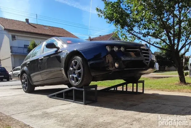 Navoz rampa za auto - KupujemProdajem