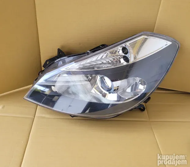 Far crni Renault Clio 3 2005-2009 - KupujemProdajem