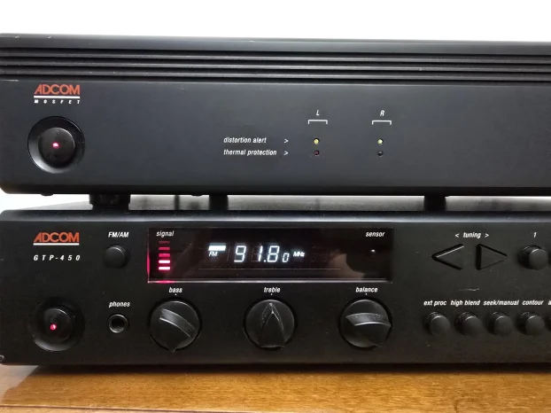 Adcom GFA-5200 + GTP-450 / Klasičan MOSFET stack - KupujemProdajem