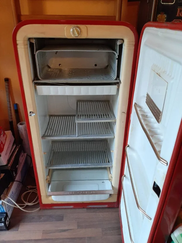 Retro stari frižider - KupujemProdajem