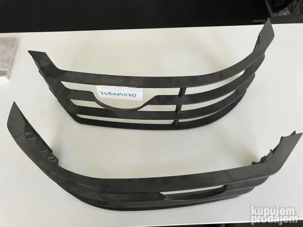 Štitinici farova Range Rover VUB001070 - KupujemProdajem