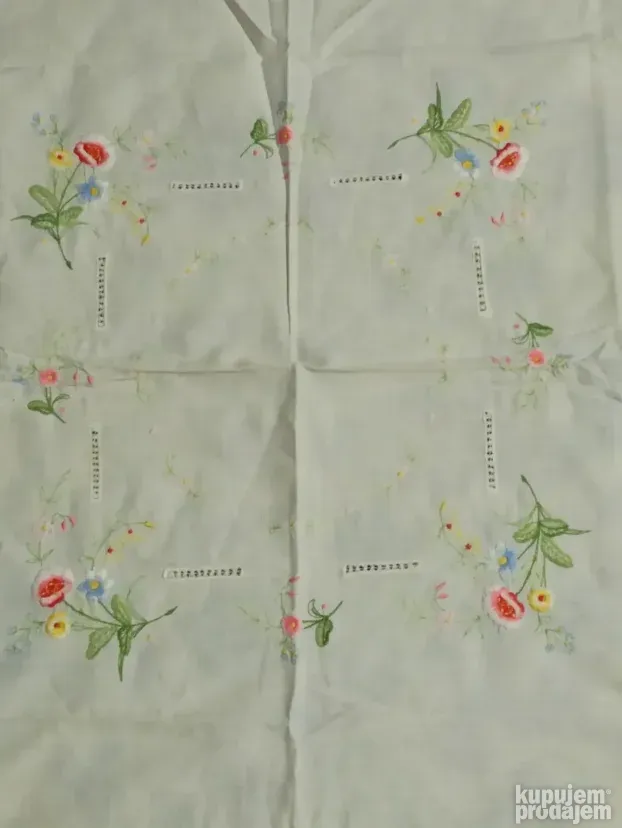 Retro manji veženi stolnjak 82x82cm nov - KupujemProdajem