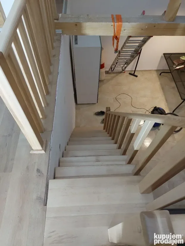 Stepenice sa galerijom - KupujemProdajem