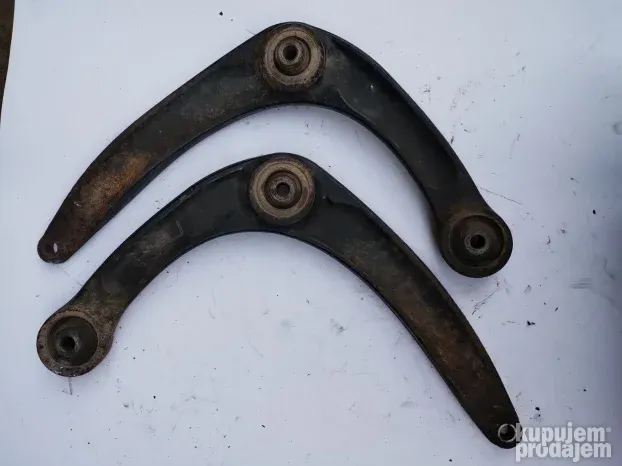 Viljuske leva desna Citroen C4 - KupujemProdajem