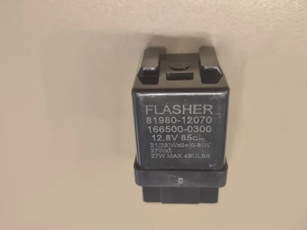 Toyota / Lexus relej flasher 81980-12070 / 166500-0300 - KupujemProdajem