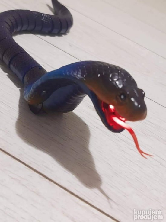 Zmija na daljinsko upravljanje Kobra zvečarka igračka - KupujemProdajem