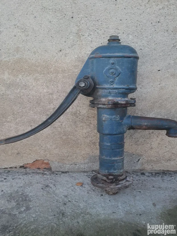 Rucna pumpa za vodu sa rezevoarom - KupujemProdajem