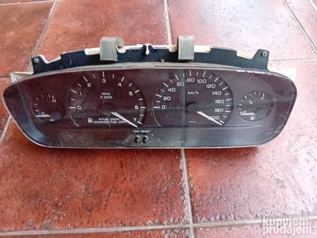 Km sat instrument tabla Chrysler Voyager - KupujemProdajem