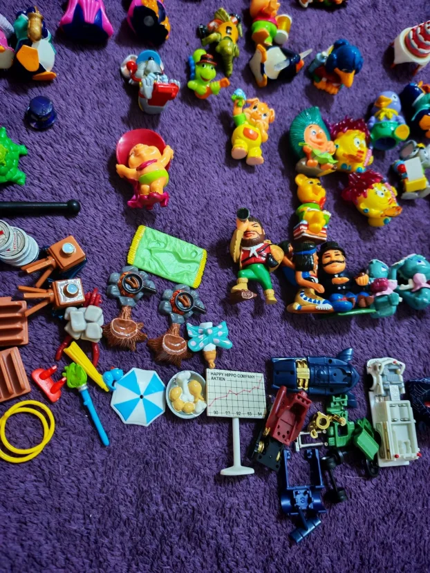 Mix kinder figurica i elemenata - KupujemProdajem
