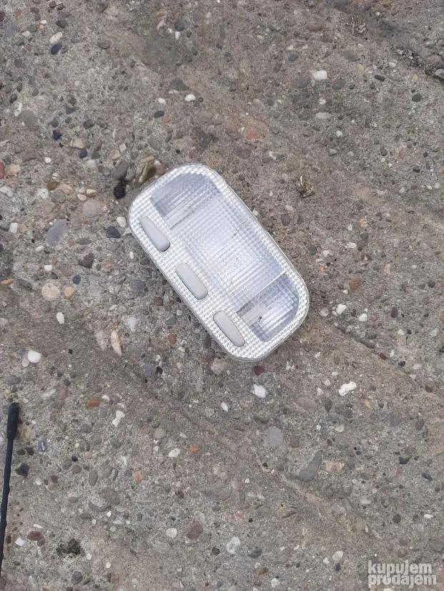 svetlo u kabini za citroen C3 - KupujemProdajem