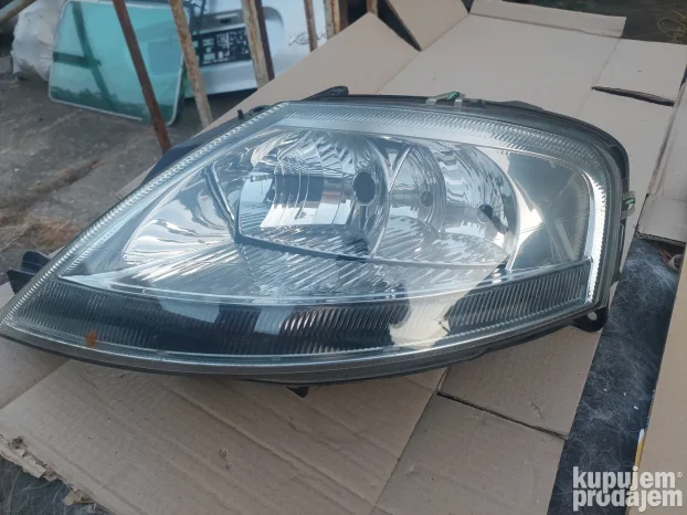 Far za Citroen c3 - KupujemProdajem