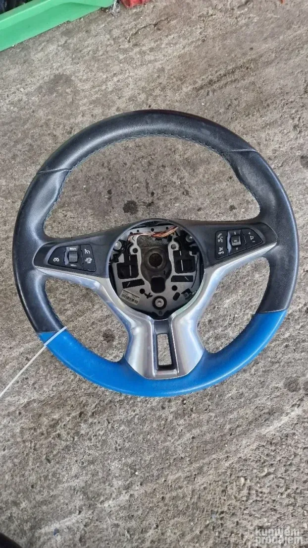 Opel Adam Volan Kozni Plavi - KupujemProdajem