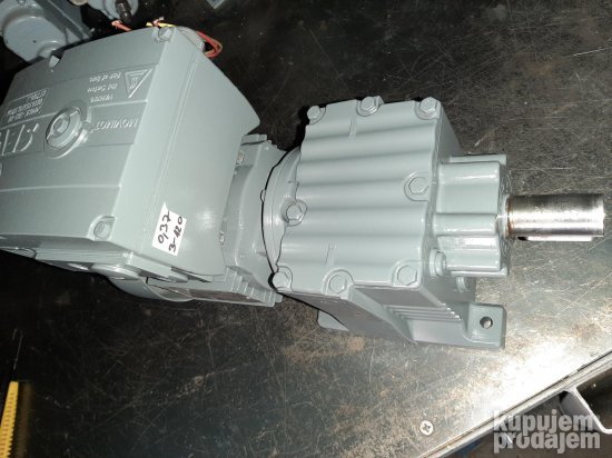 Reduktor sa frekventnim reg. 0,55 kw - KupujemProdajem