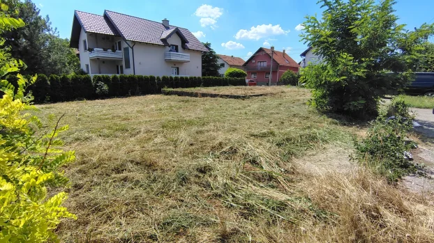 Plac i zemljište na prodaju - Plac na Veterniku, Novi Sad, na bregu ...