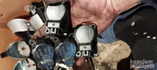 alfa romeo 156 motorici klapne ventilacije - KupujemProdajem