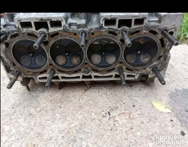 Glava motora peugeot 307 2.0b - KupujemProdajem