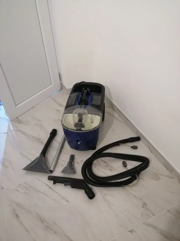 Karcher Puzzi 100 masina za dubinsko +Hemija - KupujemProdajem