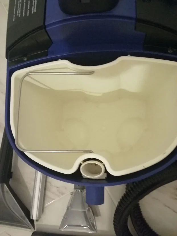 Karcher Puzzi 100 masina za dubinsko +Hemija - KupujemProdajem