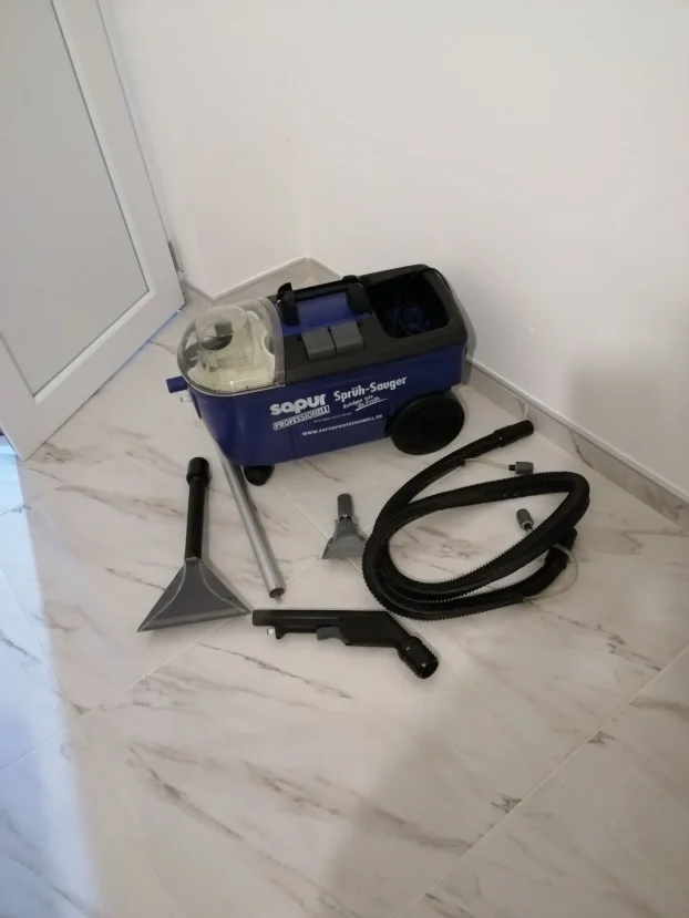 Karcher Puzzi 100 masina za dubinsko +Hemija - KupujemProdajem