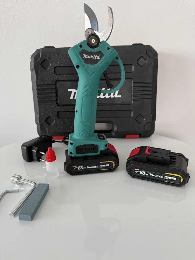 Aku Makaze 88v za orezivanje voca 2 Baterije - KupujemProdajem