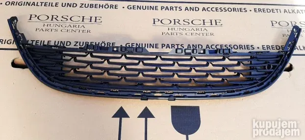 Centralna resetka u braniku Opel Astra J Sedan 2013- - KupujemProdajem