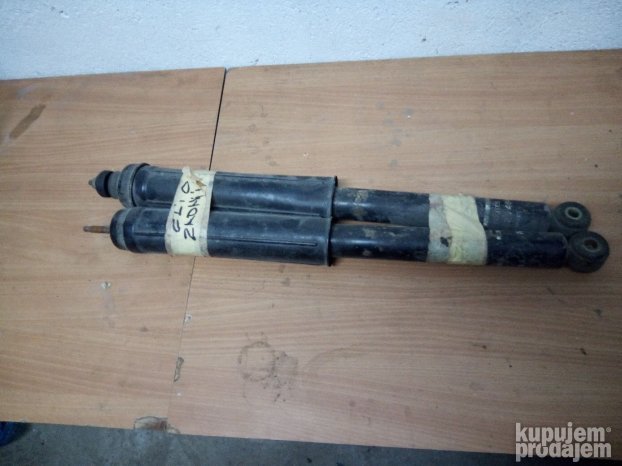 Reno Clio zadnji amortizeri - KupujemProdajem