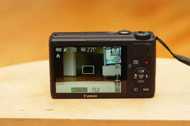 Canon Powershot S100, dve baterije i futrola - KupujemProdajem