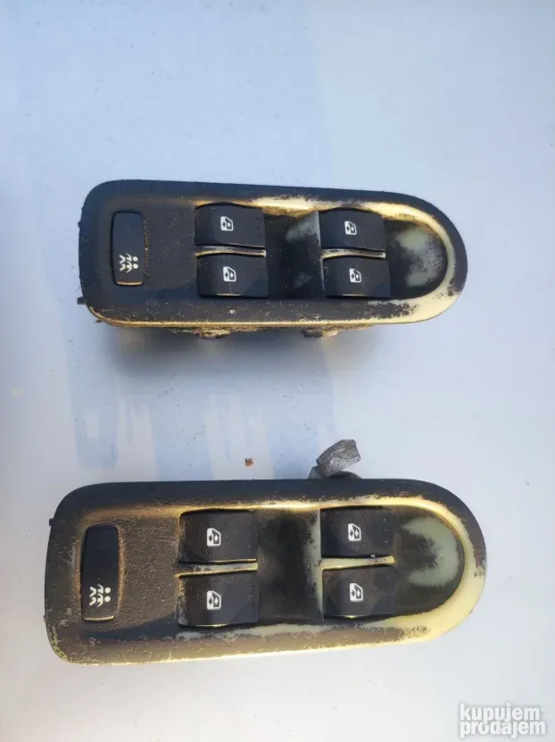 Scenic 2 prekidaci - KupujemProdajem