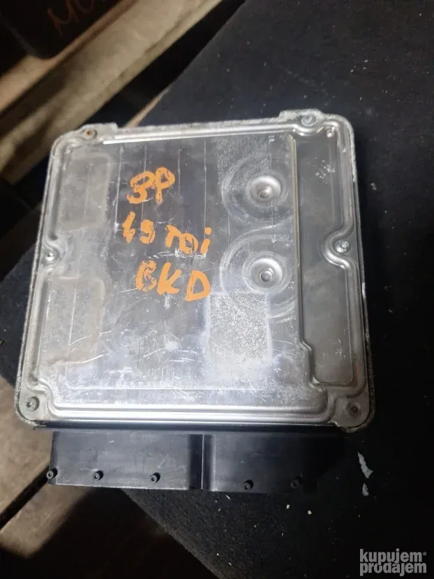 ECU motorni racunar. A3 8p. 03g906016ff - KupujemProdajem