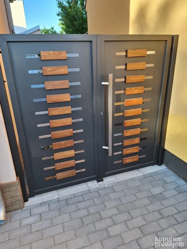 Kapija metal drvo - KupujemProdajem