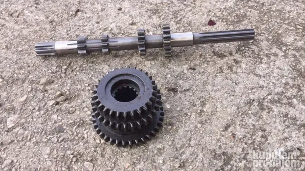 BENASI spojnička osovina Trostepeni zupčanik - KupujemProdajem