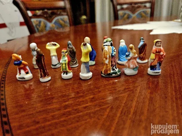 Male porcelan figure, kolekcionarske, 100 din komad - KupujemProdajem