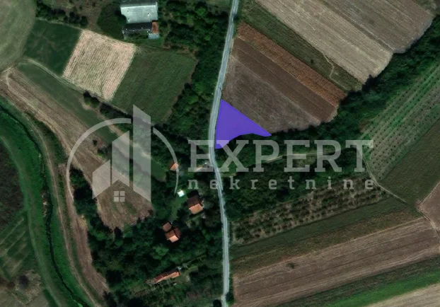 Lep plac za gradnju, 755m2, na putu Mezgraja-Donja Toponica ...