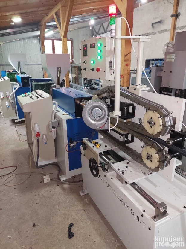 Extruder za rebrasta creva - KupujemProdajem