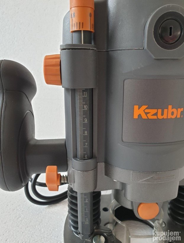 Frezer za drvo KZUBR 1200W - 6/8 mm - 2 GODINE GARANCIJE - KupujemProdajem