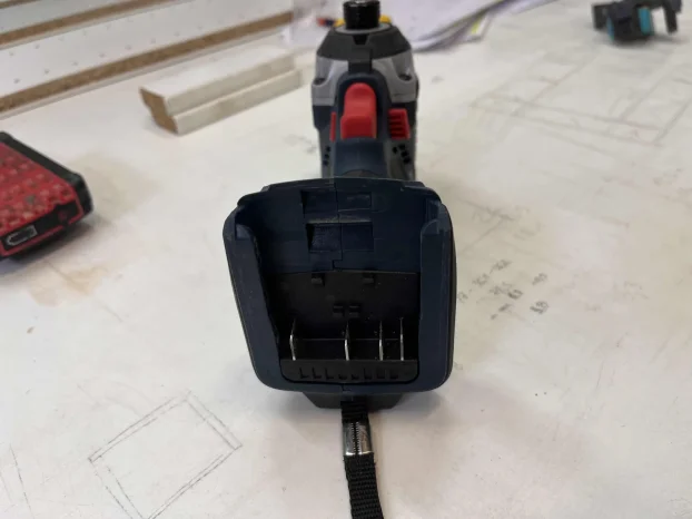 BOSCH gdr 18v 215 udarna srafilica NOVA - KupujemProdajem