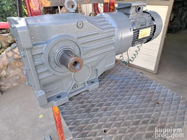 Reduktor 1,5 kw 6 o/min - KupujemProdajem