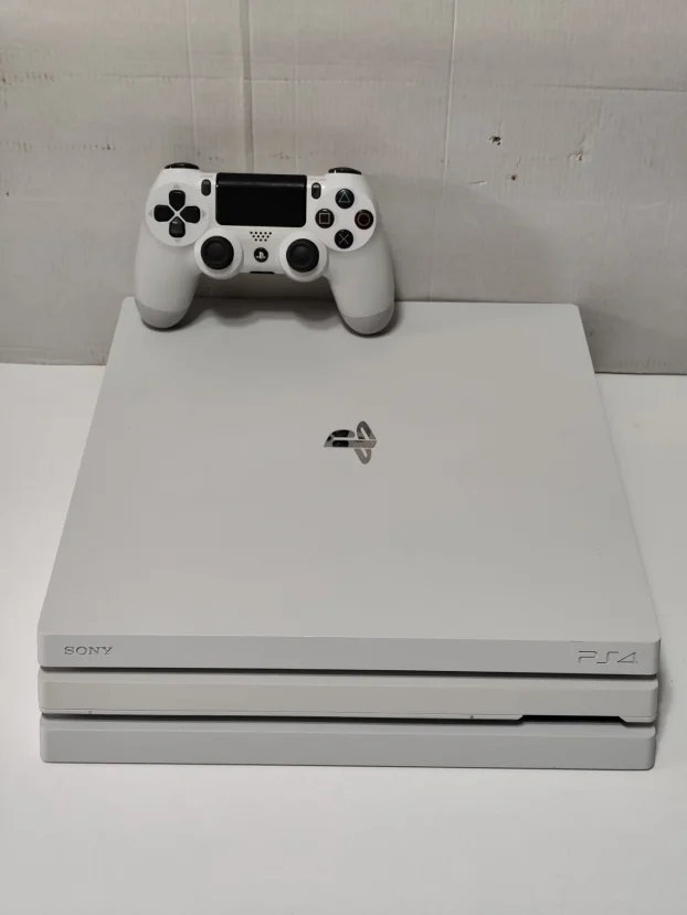 PS4 Pro White (Bela) Konzola + 1 Džojstik - Fabričko Stanje ...