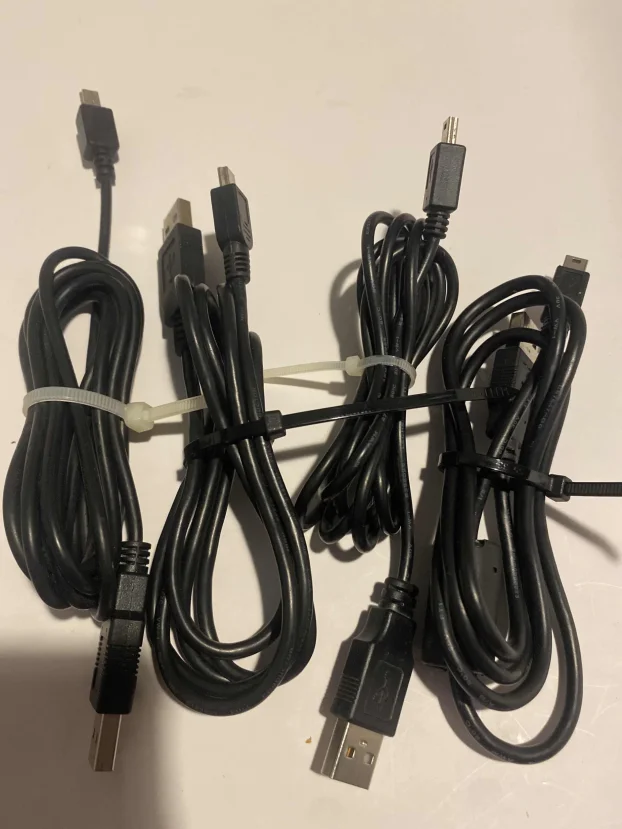 Mikro USB kablovi za punjenje i prenos , 4 komada LOT - KupujemProdajem