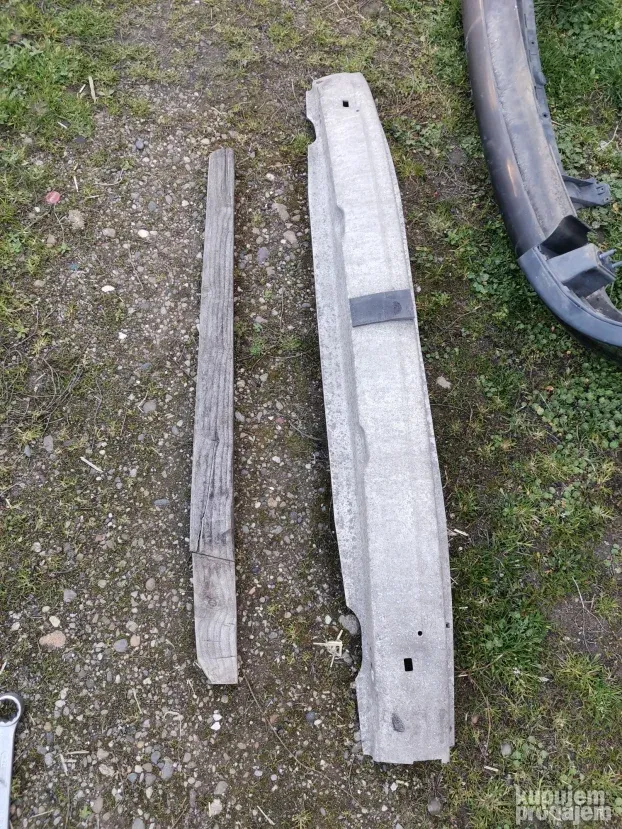 Sina zadnjeg branika Audi A6 C5 - KupujemProdajem