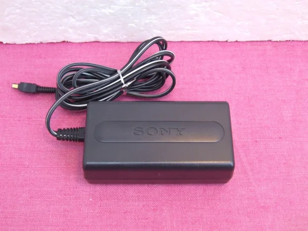 Sony AC-LS1A adapter 4.2V 1.5A ORIGINAL + GARANCIJA! - KupujemProdajem