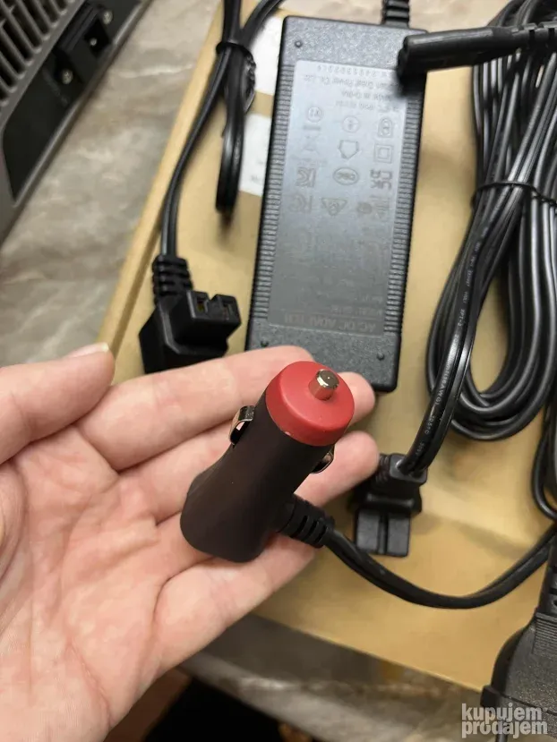 Frizider zamrzivac za auto kamion rucni prenosivi NOVO 35l ...