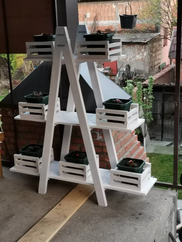 Merdevine za cveće, drveni bunar sa žardinjerama za cveće - KupujemProdajem