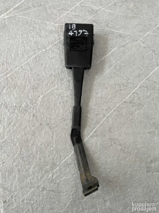Audi A3 8P prednji utikac pojasa 8P0857756C - KupujemProdajem